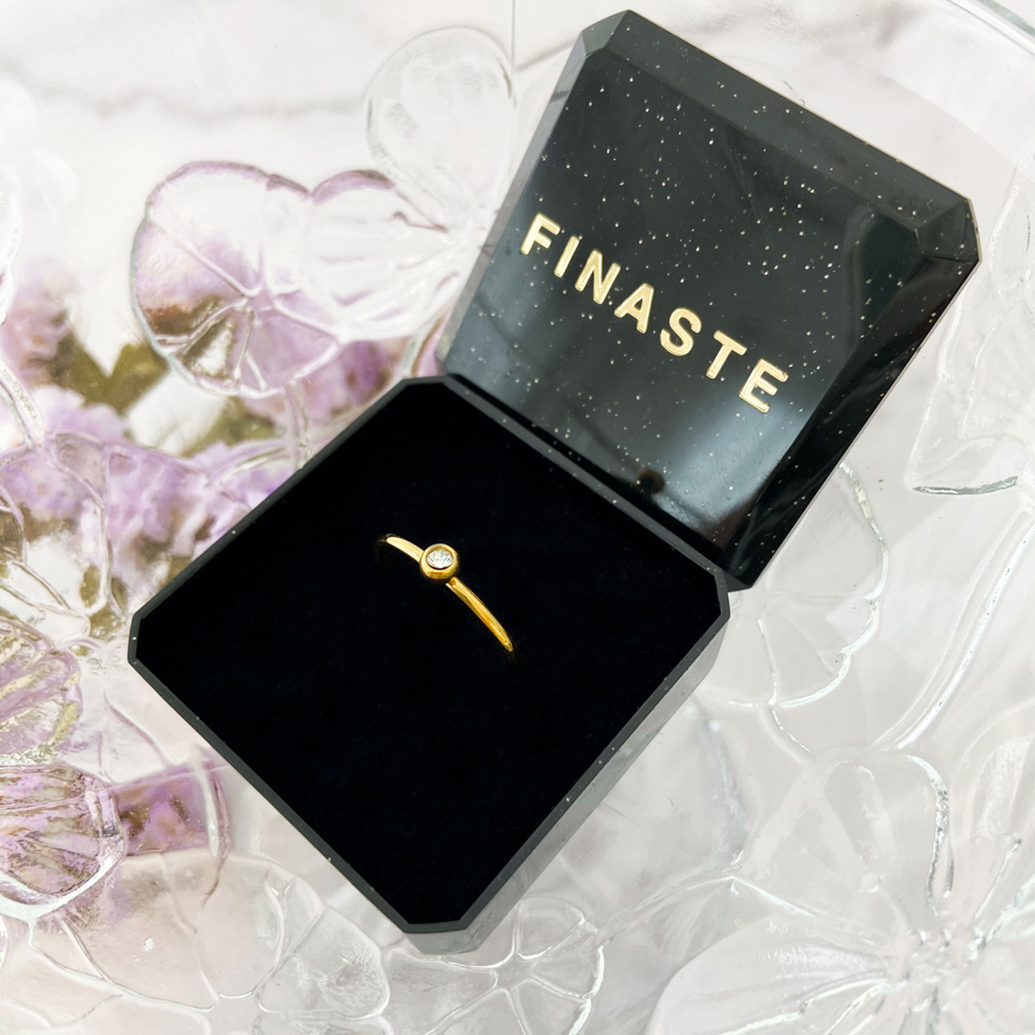 Gouden Ring | Ring met Steentje | FINASTE Ringen